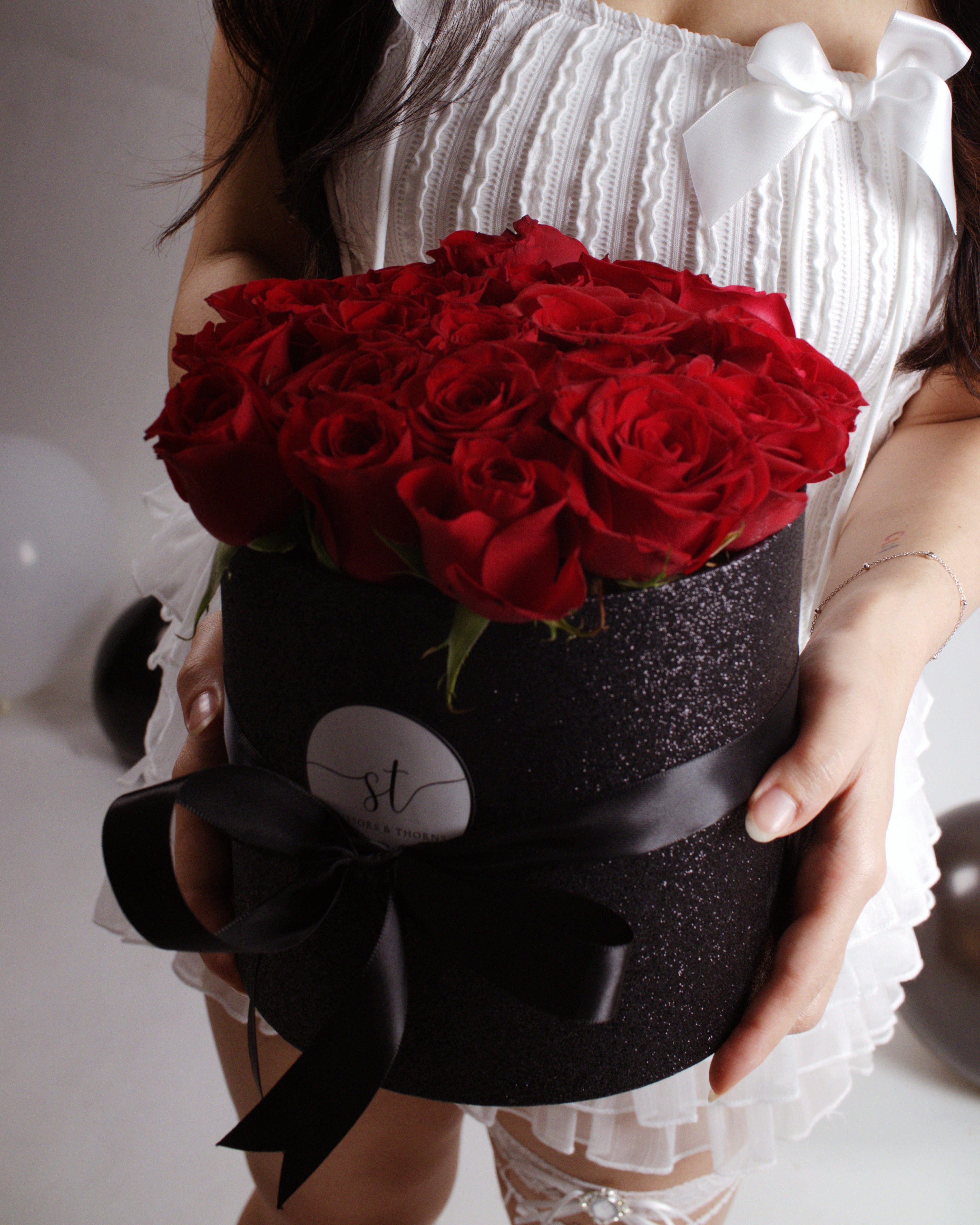 Rosé Amour – Scissors & Thorns